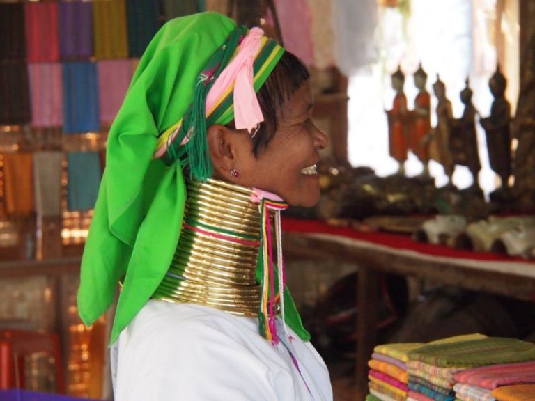 World\'s longest necks