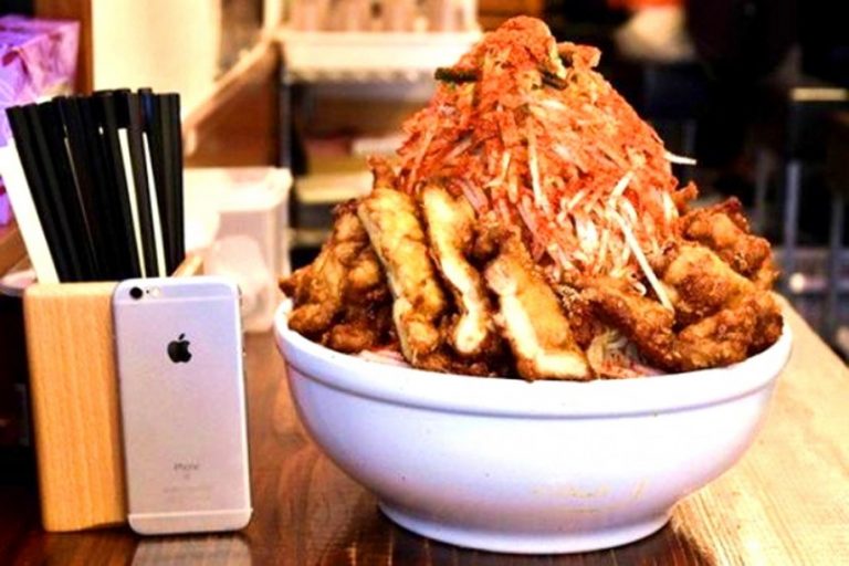 Tokyo Restaurant Will pay You 8 if You Can Eat This Giant Bowl of Ramen ...