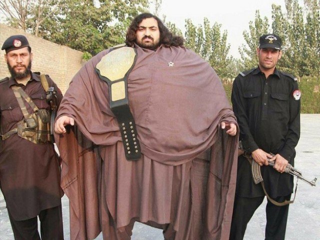 436-Kilogram Pakistani Hulk Claims to Be World's Strongest Man