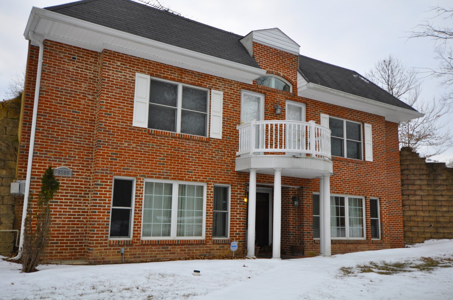 This Normal-Looking House Is Actually A Modern Hobbit Hole in Disguise
