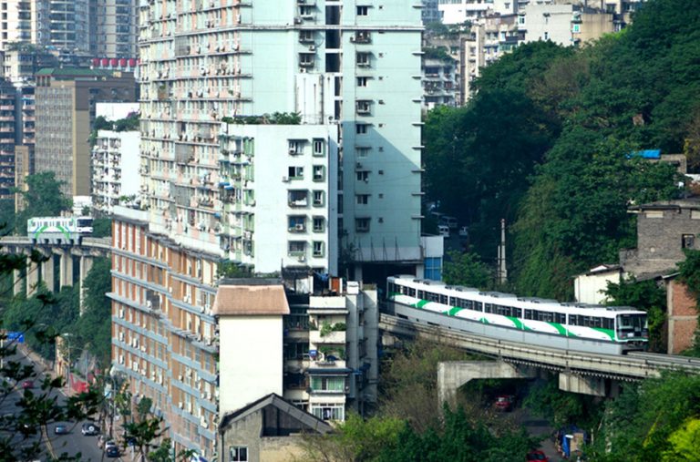 Crowded Chinese City Has Train Passing Straight Through 19-Floor ...