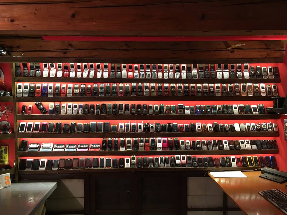 Slovakian Collector Opens Museum of Old Mobile Phones