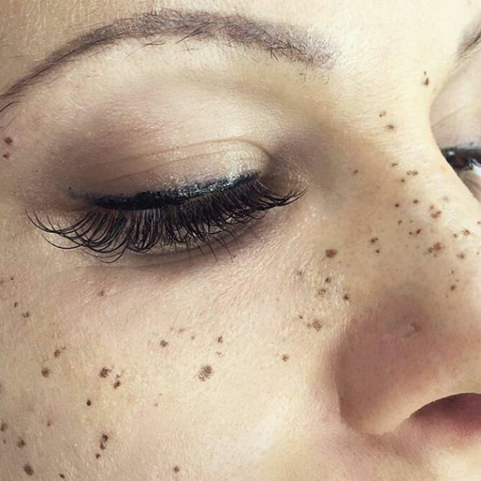 Semi-Permanent Freckle Face Tattoos Are Apparently a Beauty Trend Now