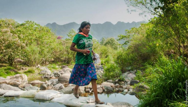 Mexican Woman Wearing Long Skirt and Rubber Sandals Wins 50 Km ...