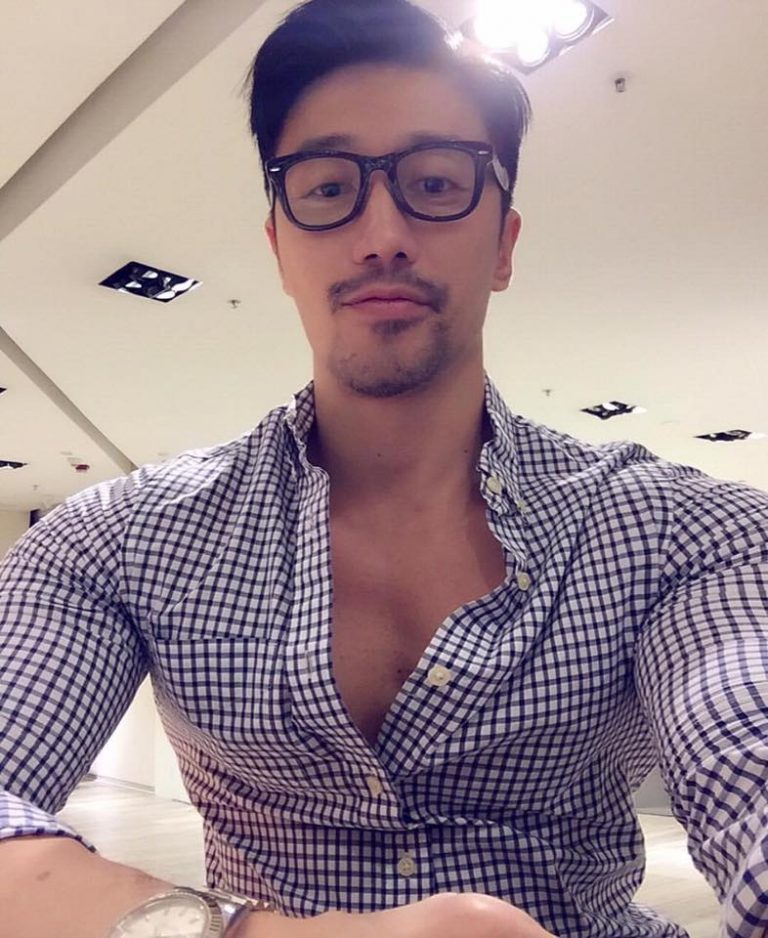 50-Year-Old Former Male Model-Turned Photographer Stuns Internet with ...