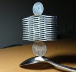 Japanese Amateur Artist Specializes in Gravity-Defying Coin Structures