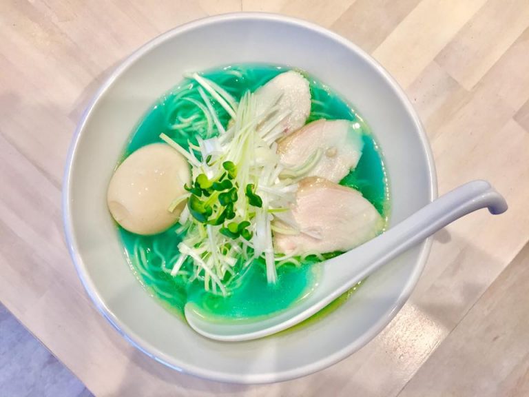 Japanese Restaurant Becomes Internet Sensation for Its All-Natural Blue ...