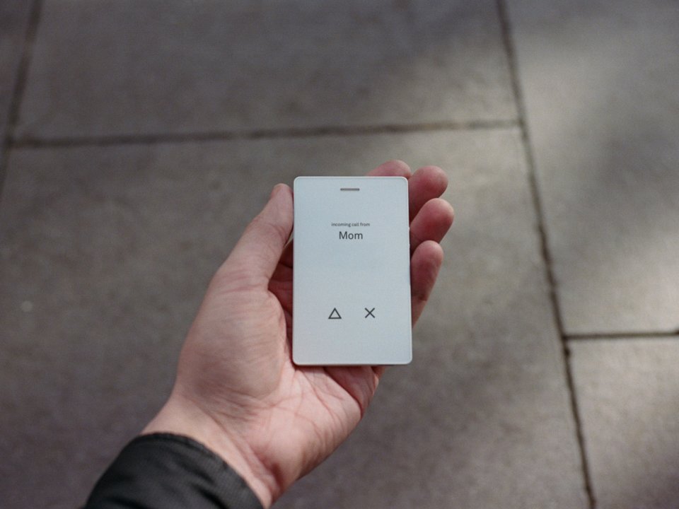 Stylish "Dumb Phone" That Can Only Make Calls and Send Texts Wants to ...