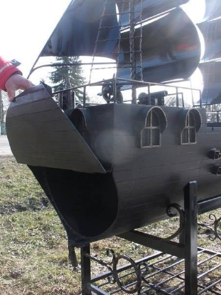 Amateur Blacksmith Forges Coolest Barbecue Ever