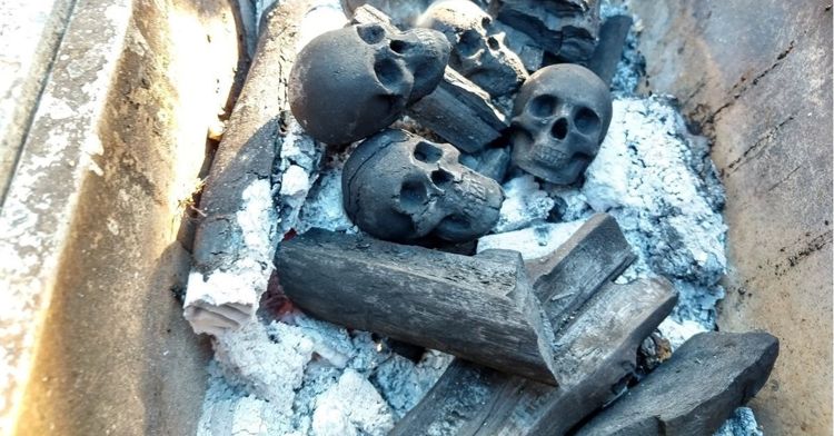 Japanese Artist Gets Barbecue Fans All Fired Up With Skull-Shaped Charcoal