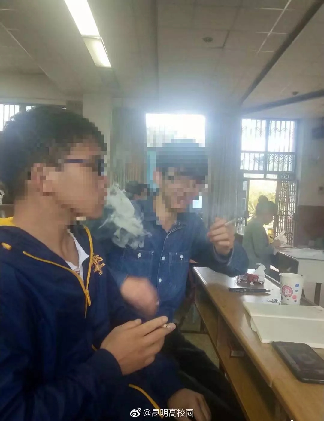 College Course on Tobacco Allows Students to Smoke in Class to Better ...