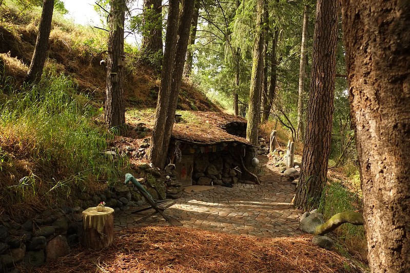 Oregon's Real-Life Hobbit Has Been Living under a Hill for Over Two Decades