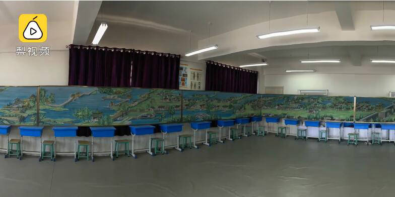 Art Teacher Spends 3 Months Drawing Chalk Version of Chinese ...