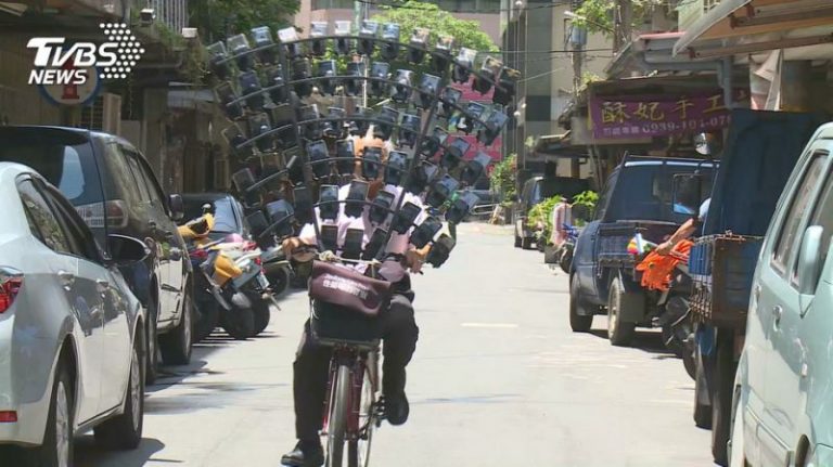 Pokemon GO Grandpa Takes Pokemon Hunt to New Heights with 64 ...