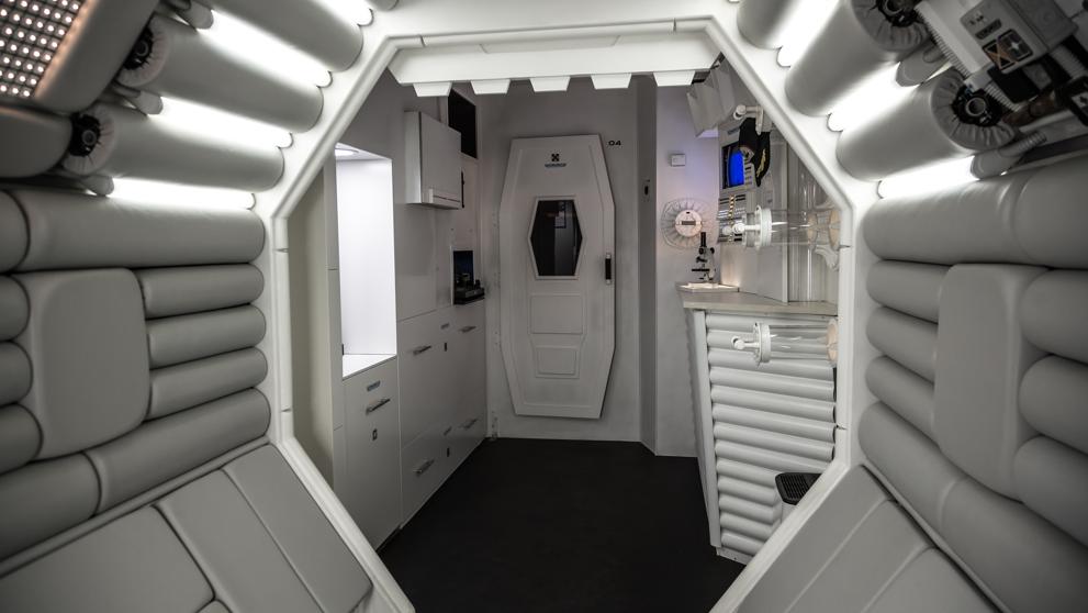 Fan of 'Alien' Movie Recreates Iconic Spaceship Locations in His Apartment