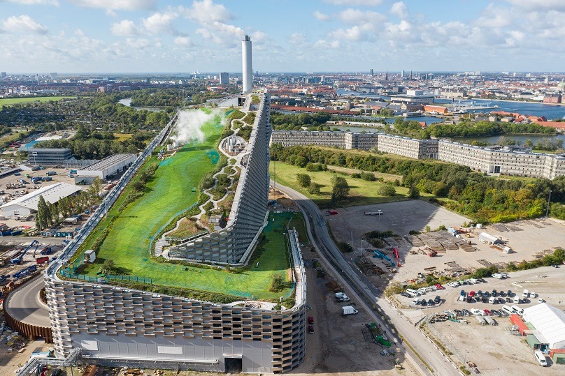 CopenHill - A Waste Powerplant That Doubles as an Urban Ski Slope and ...
