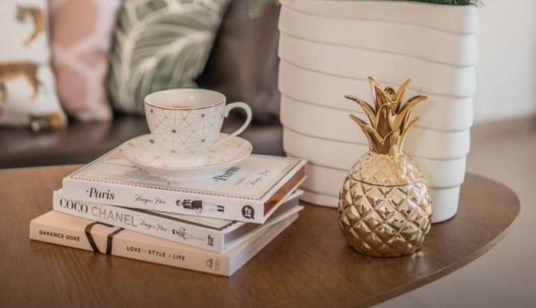 Social Media Star Promotes Fake Books as Props for Wanna-Be Online ...