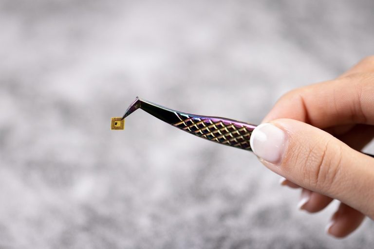 Microchip Manicure Turns Your Nails into Digital Business Cards