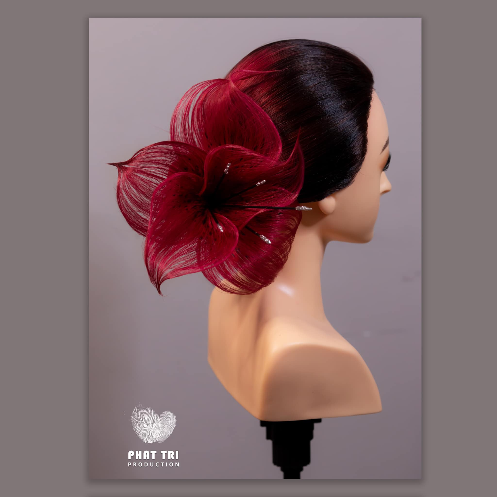 Talented Hairstylist Creates Spectacular Flower-Shaped Designs