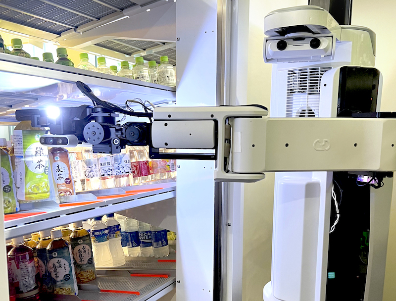Japanese Convenience Stores Introduce AI-Powered Shelf-Stocking Robots