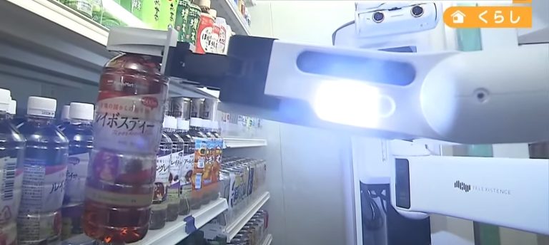 Japanese Convenience Stores Introduce AI-Powered Shelf-Stocking Robots