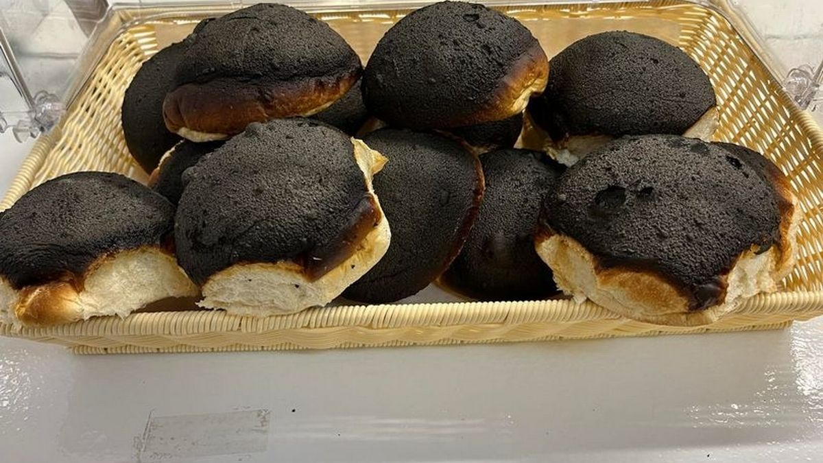 “Heavy-Fired” Bread Buns Sold at English Market Spark Heated Debate ...