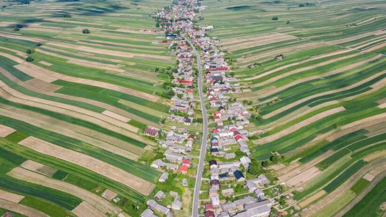 The Picturesque Polish Village Where All 6,000 Inhabitants Live on the ...