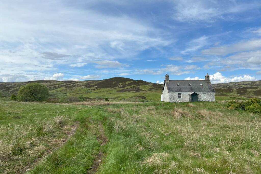 Introvert Heaven – Secluded Cottage in the Scottish Highlands on the ...