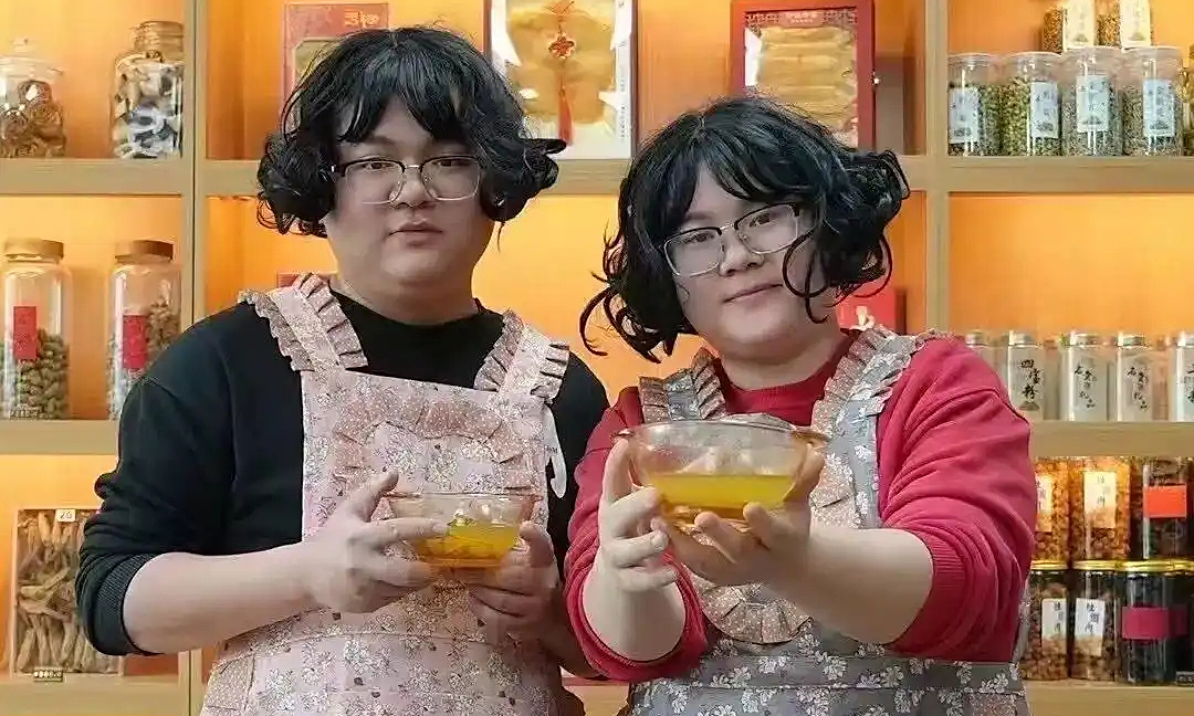 Husband and Wife Look so Similar They Often Get Mistaken for Identical ...