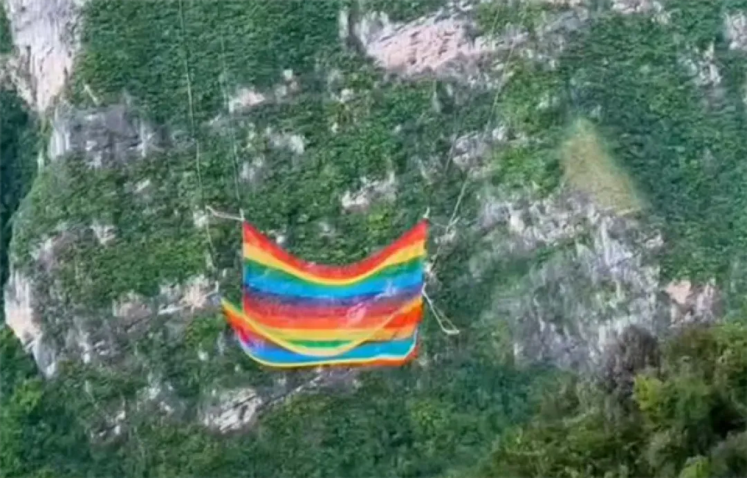 Rope-Free Bungee Jumping from the World’s Highest Bridge Sparks Online ...